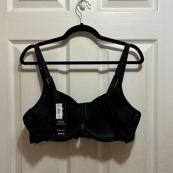 torrid | Intimates & Sleepwear | Torrid Smooth Pushup Lunge Bra Size ...